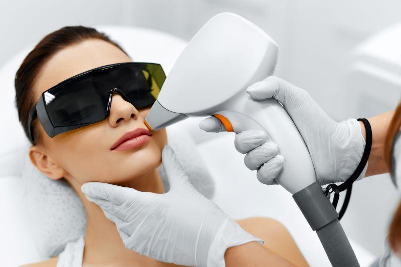 Épilation laser : posez ces 7 questions avant de vous lancer – SSSKIN